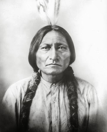 Rayos C en la oscuridad: TORO SENTADO (SITTING BULL), GRAN JEFE INDIO