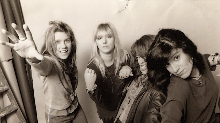 L7 anuncia retorno e pede ajuda aos fãs - ROCK ON BOARD