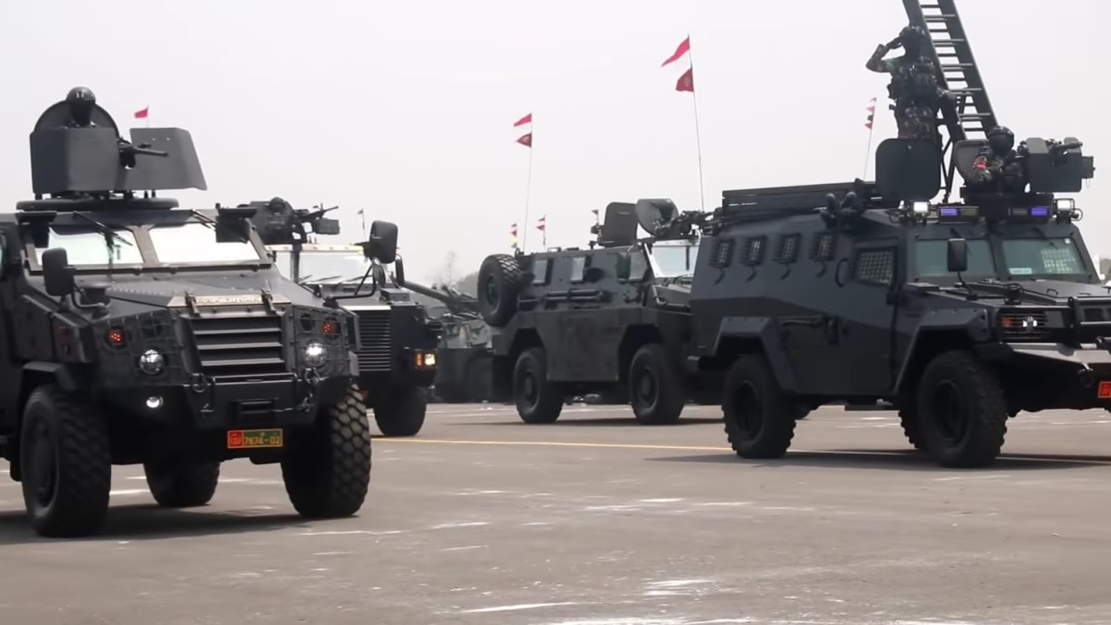 AAG_th บันทึกประจำวัน: กองทัพบกอินโดนีเซียเปิดตัวรถหุ้มเกราะล้อยาง ...