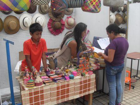Feria artesanal inició ayer - INFORMATIVO DEL GUAICO