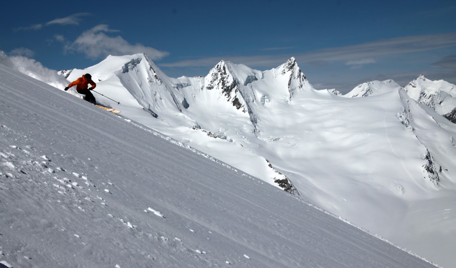 Over alle hauger: 2013 Berner Oberland Ski Tour
