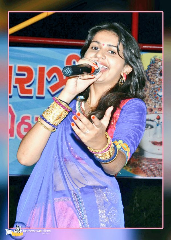 Latest Gujarati Singer Kinjal Dave Desi Reali Hd Photos