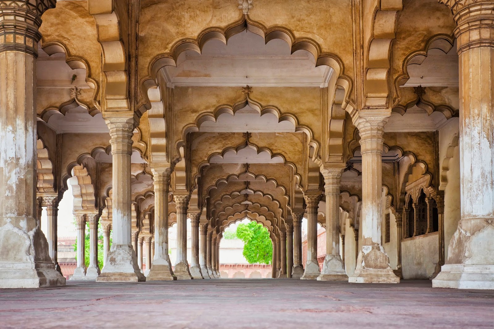 Exploring the Magnificence of Agra Fort – A Vital Historical Fortress ...