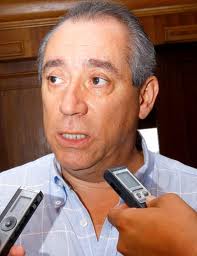 Sabe qué...: Luis Fernando Duque: Amigo de los pactos secretos.