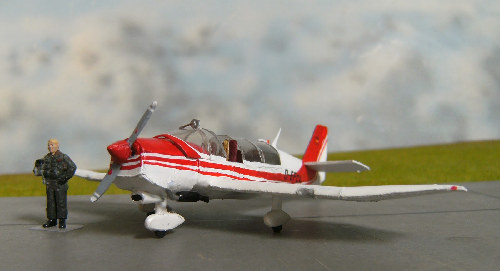 Happyscale-Modellbau: Jodel DR-400 Robin - papermodel 1/72