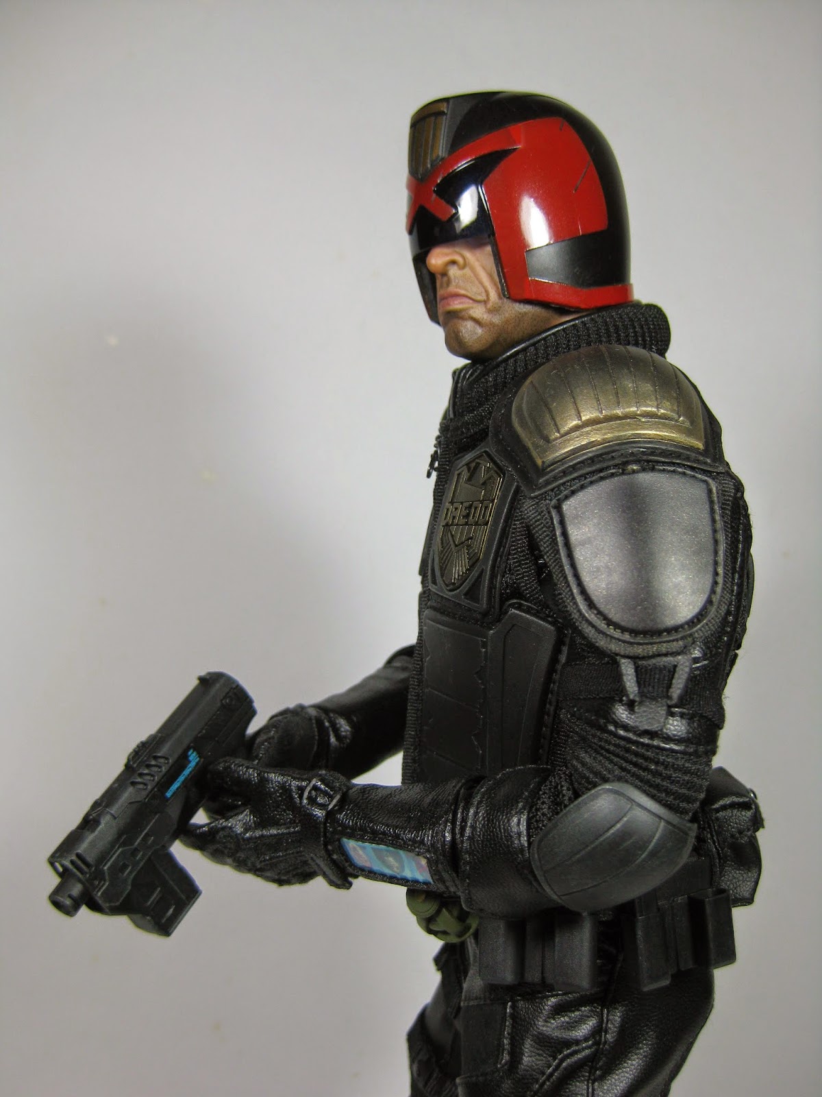 deSMOnd Collection: Art Figures "Dredd" Heavy Armoured Special Cop Pt.2