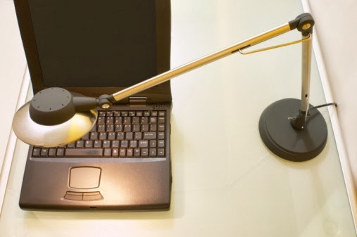 ICT CAFE: Minimize your risk of injury or discomfort while using Computer