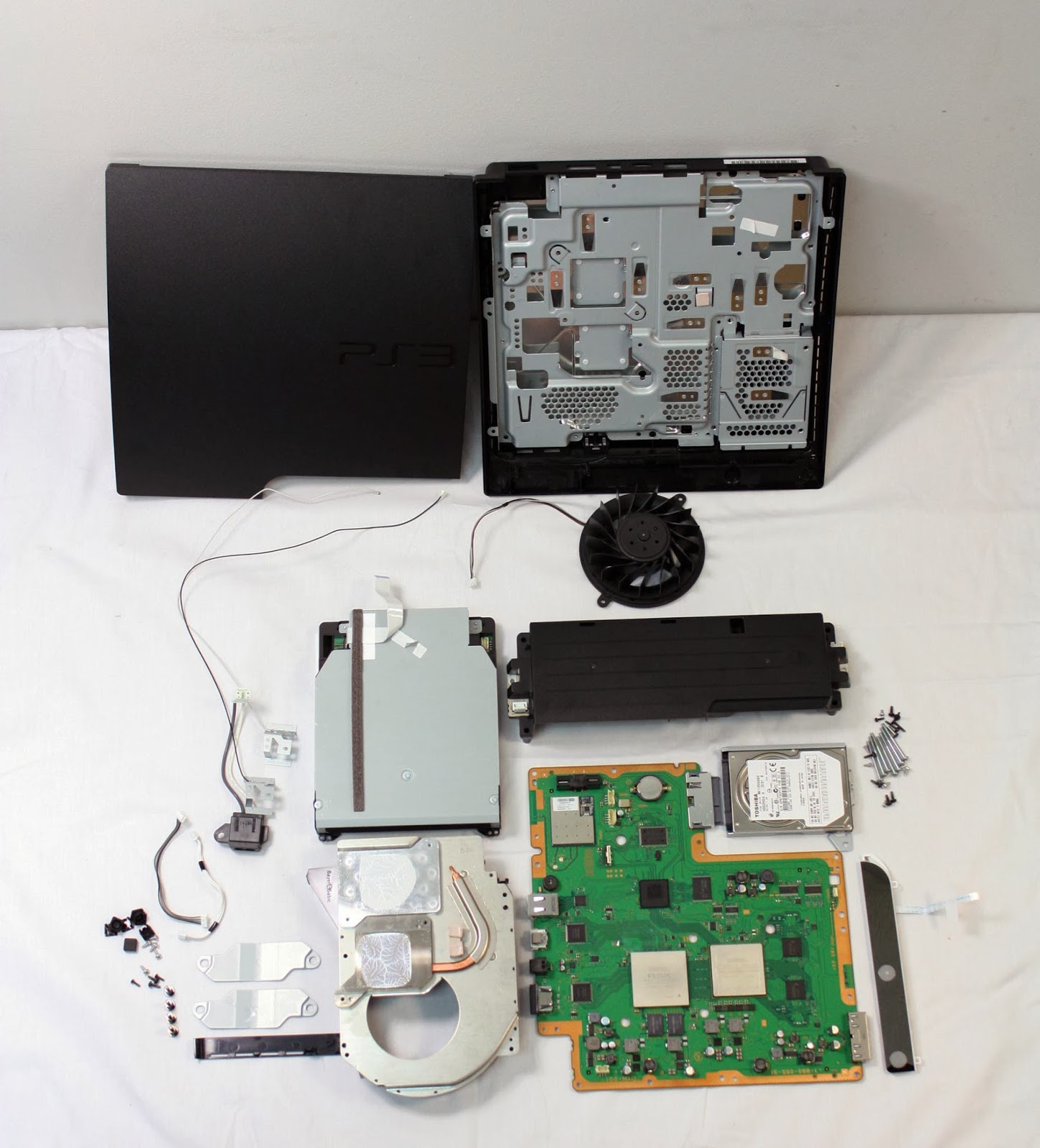 TecnoGames: Conheça o interior do PS3 SLIM