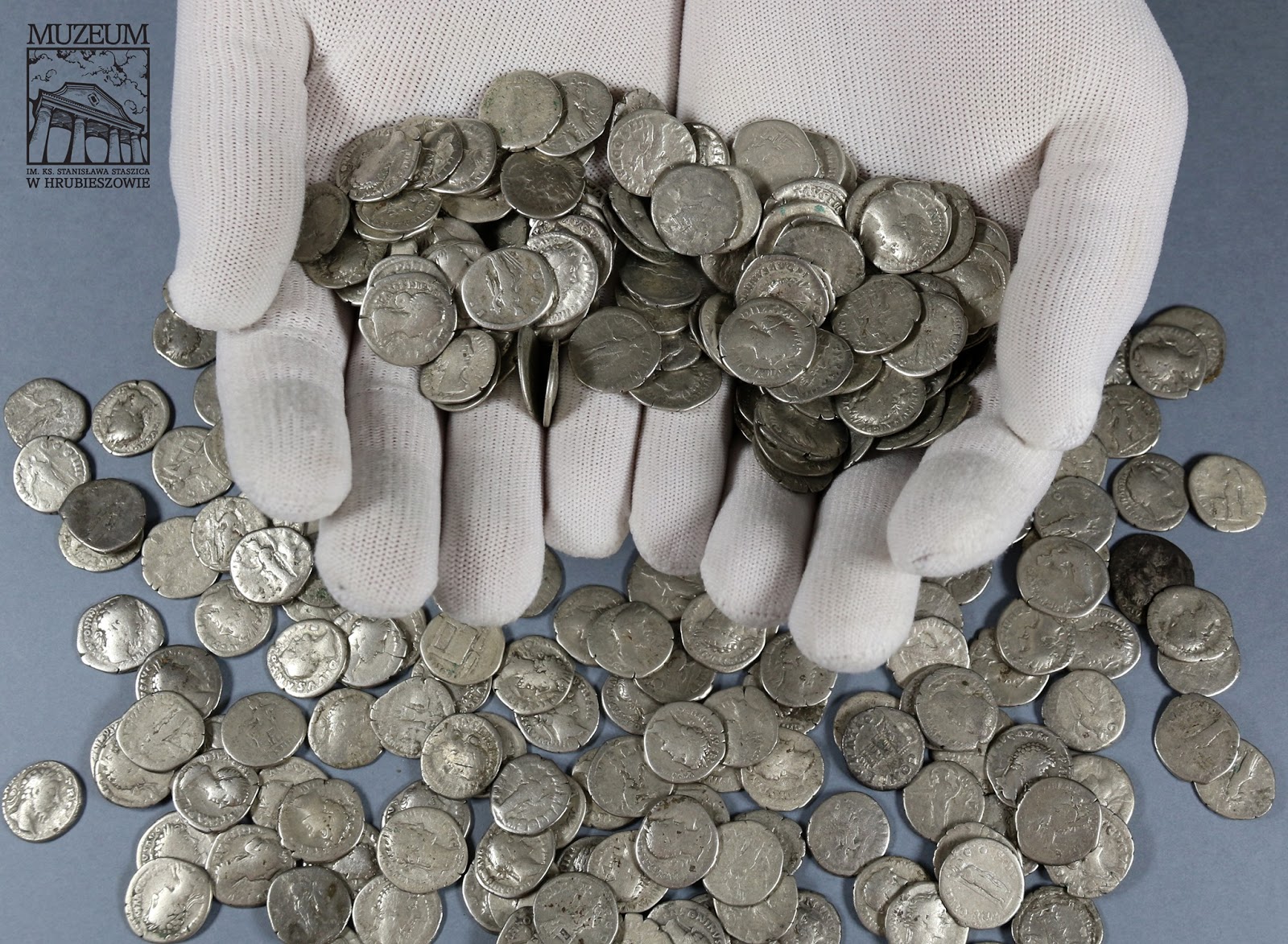 daily timewaster: A massive hoard of 1,753 Roman silver coins left ...