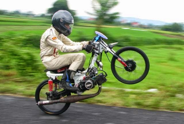 20 Inspirasi Foto Modifikasi Motor Drag Fiz R - akusylar | Modifikasi ...