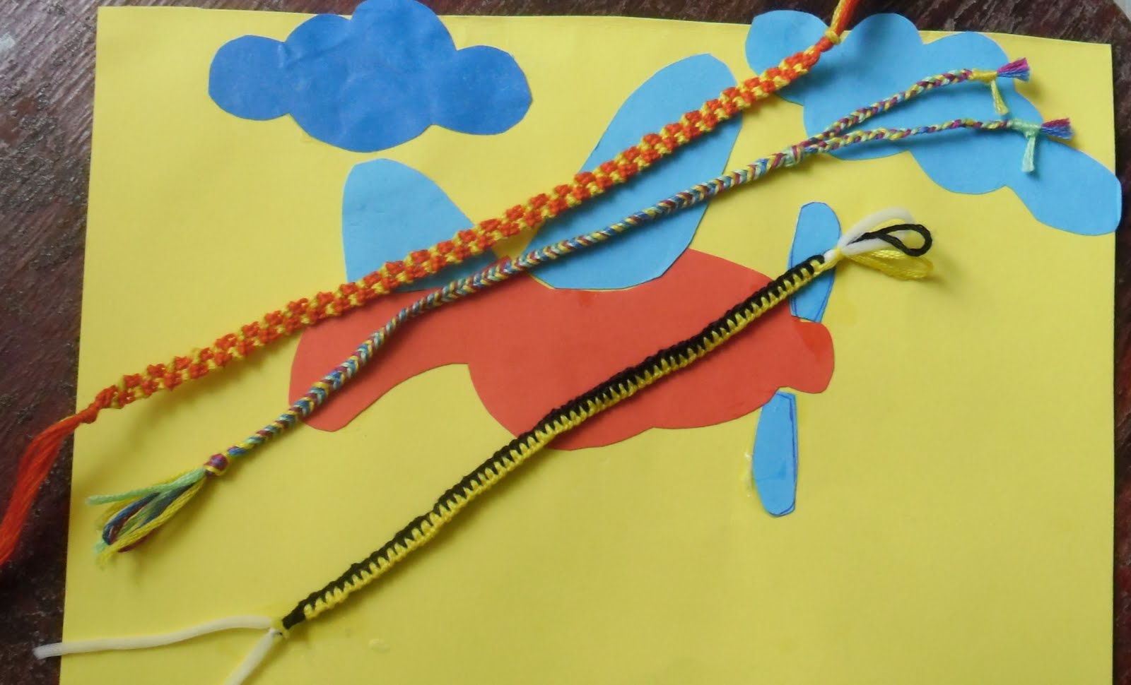 Bijuci si rezolutii: Modele de bratari impletite disponibile - o parte ...