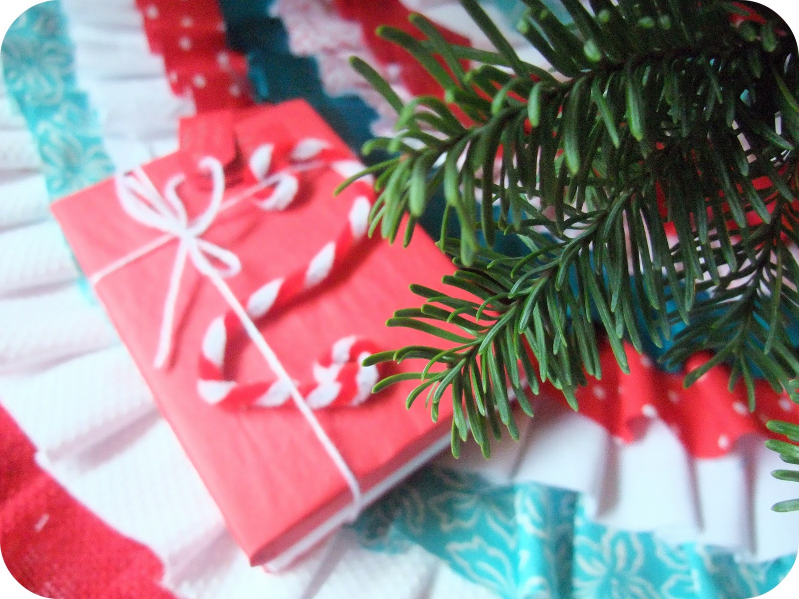 The Brilliant Crafty Type: 10 Fun & Easy Christmas Wrapping Ideas