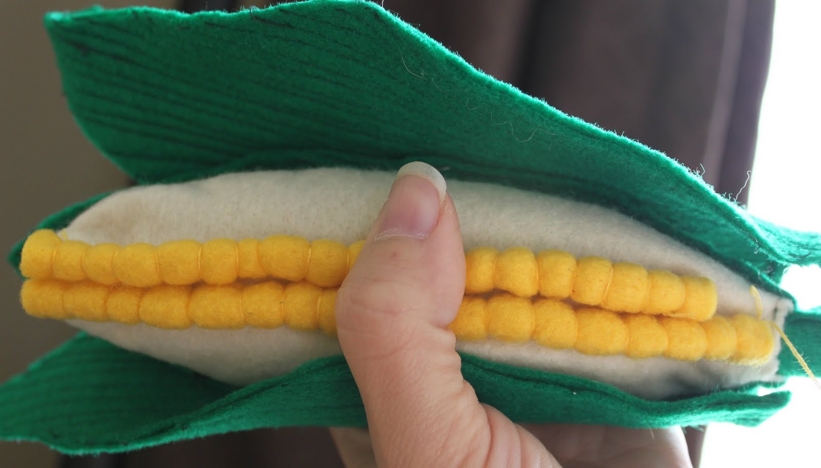 While Wearing Heels: I Heart Fake Food - Felt Corn Tutorial