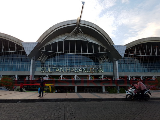 Mampir di Bandar Udara Internasional Sultan Hasanuddin, Makassar - sukasukadee