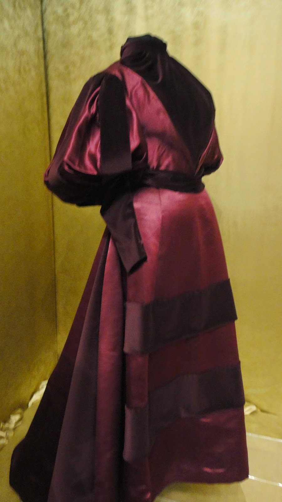 Fashion Portfolio: Museo Nacional de la Historia del Traje en Buenos Aires