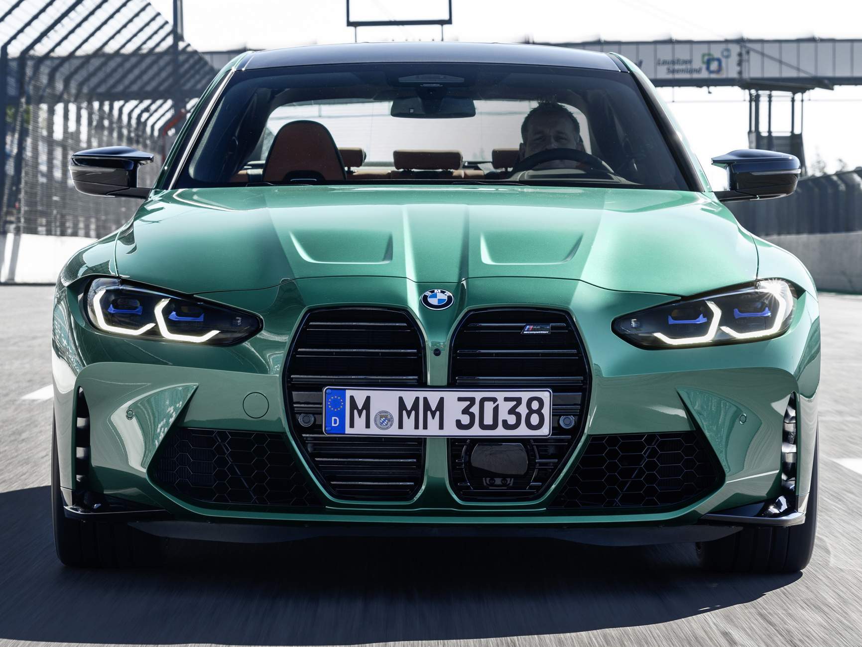 Novo BMW M3 2021 ganha visual radical e mais potência