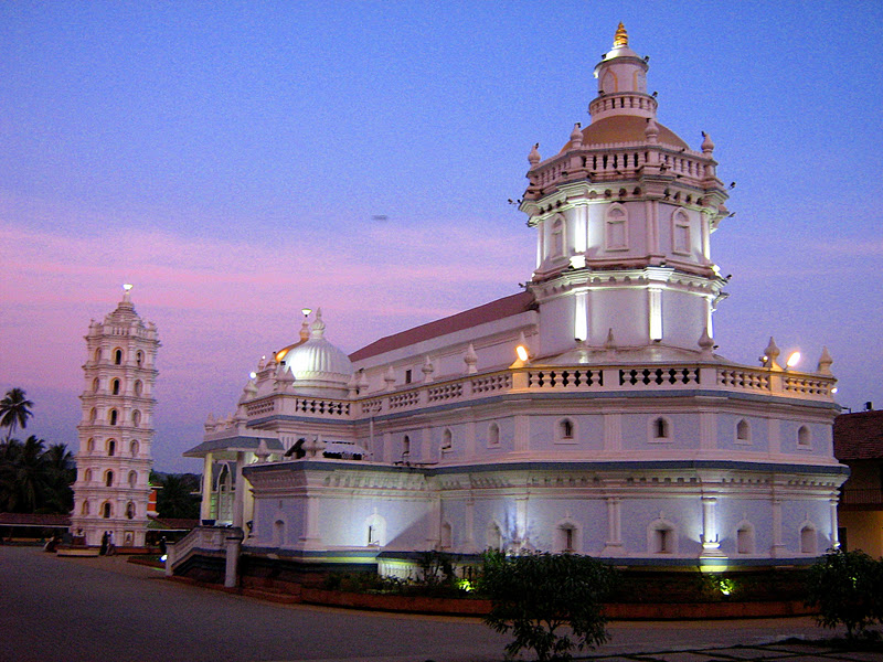 Travelogue Unlimited: Mangeshi & Mahalaxmi Temples of Goa : A Photo ...