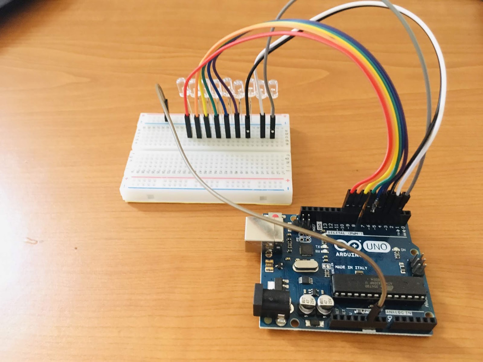 Art of Nature: Knight Rider LED pattern with Arduino Uno