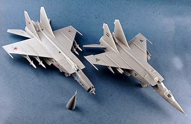 Mig 25 Foxbat Kitty Hawk 1/48
