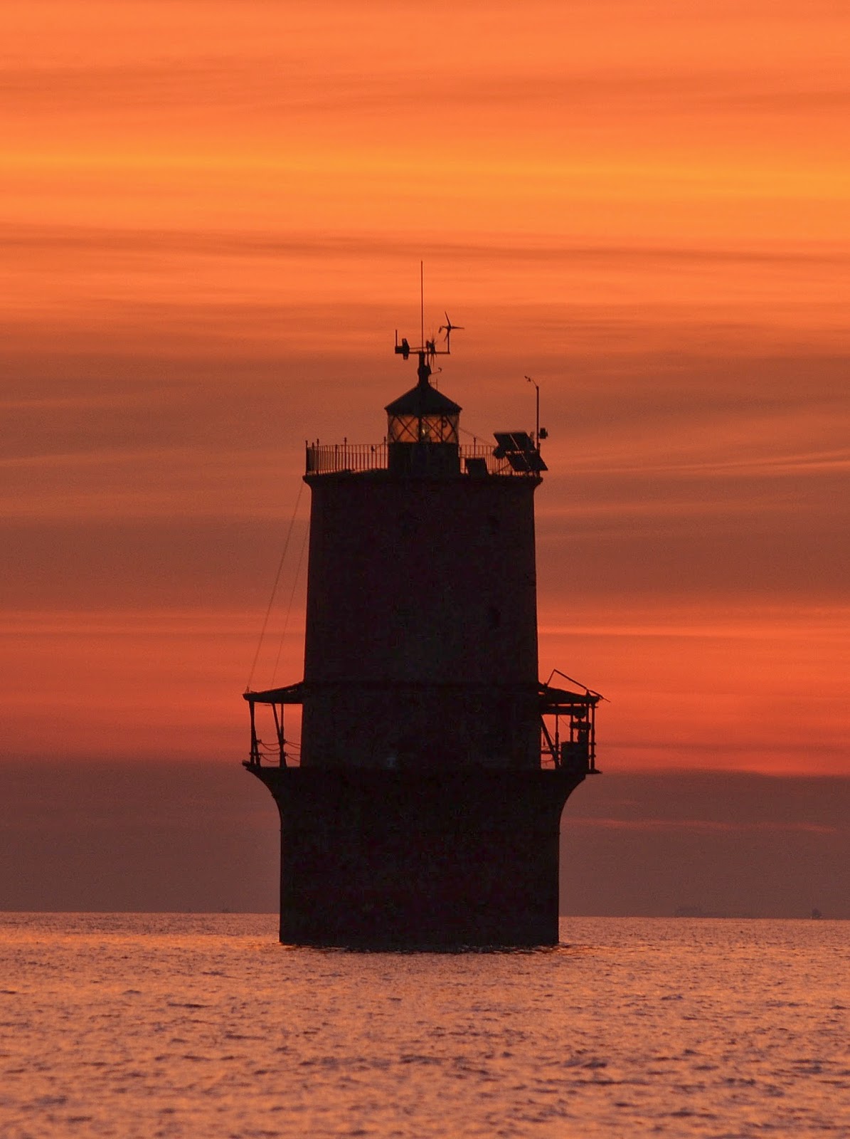 Disasterous History: Thimble Shoal Light...The Lighthouse That Became A ...