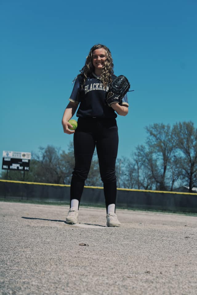 Kaycee Thompson, Class of 2021, signs to play collegiate softball!