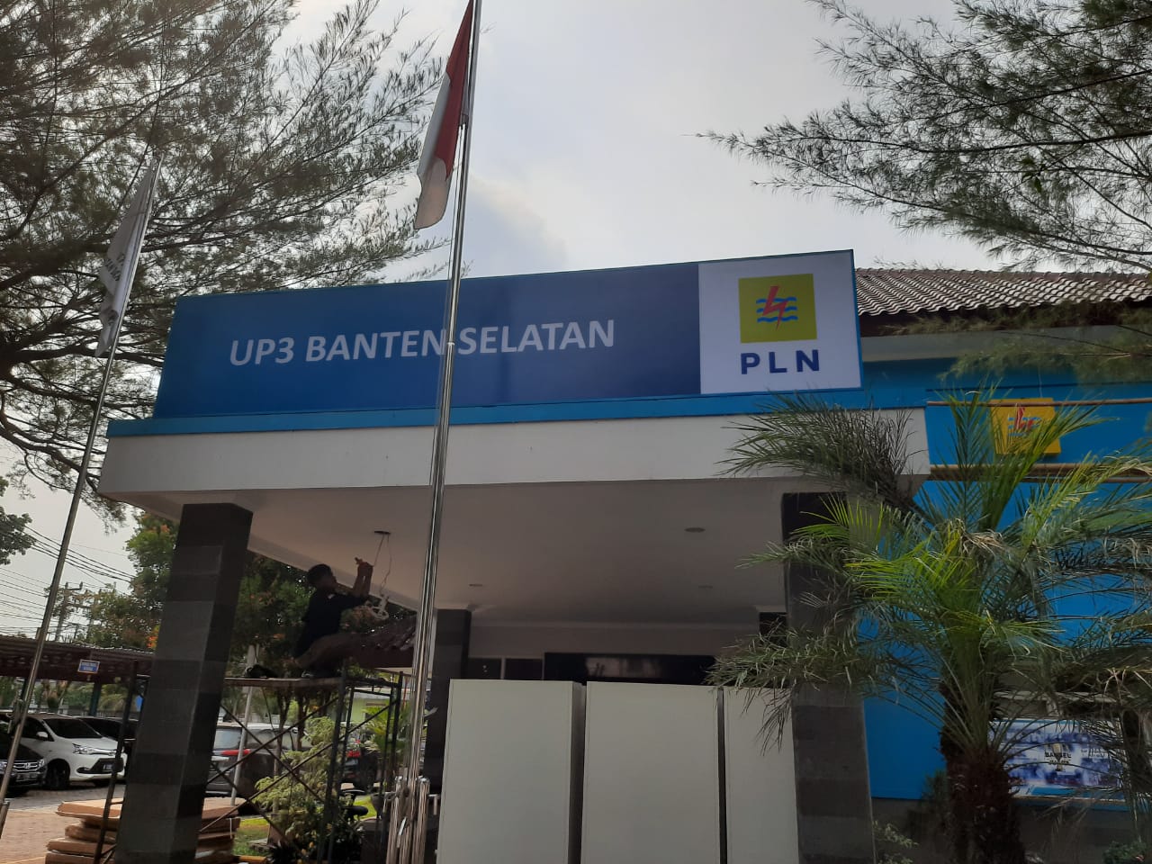 Pembuatan Totem PLN dan Papan nama Signage Seluruh Indonesia - Jasa ...