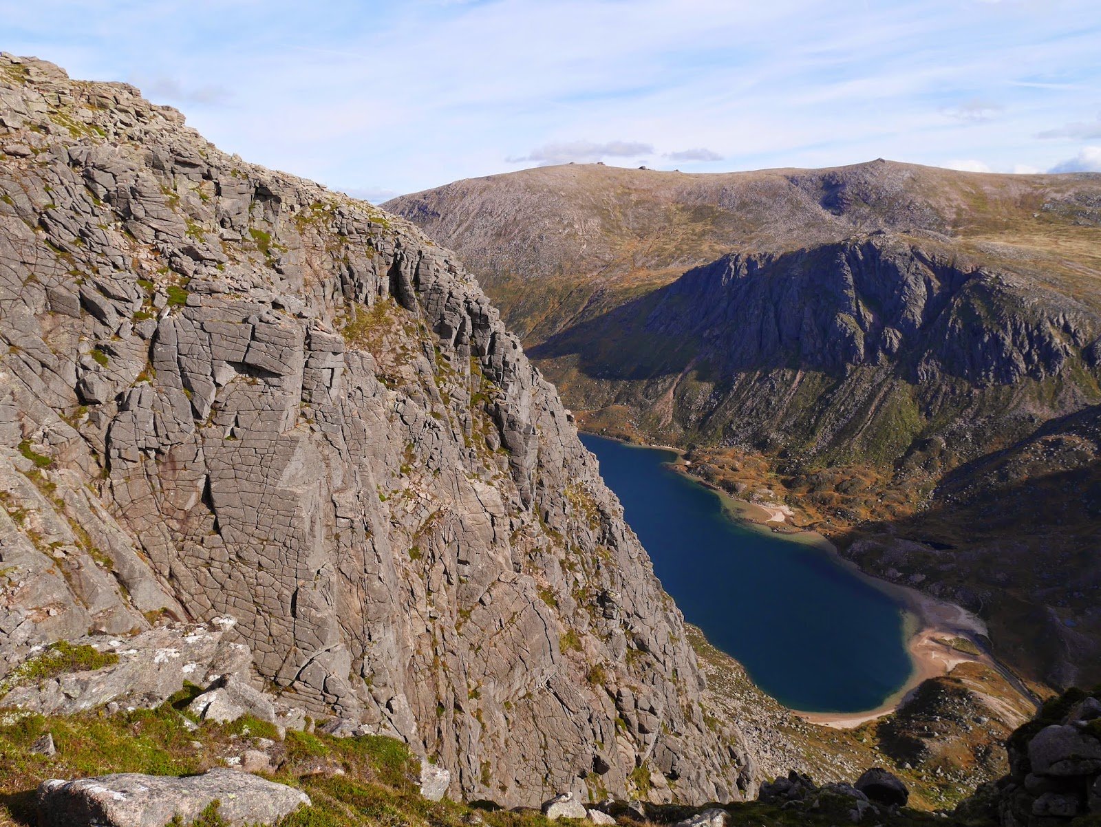 TARMACHAN MOUNTAINEERING: FIACAILL RIDGE, CAIRNGORMS