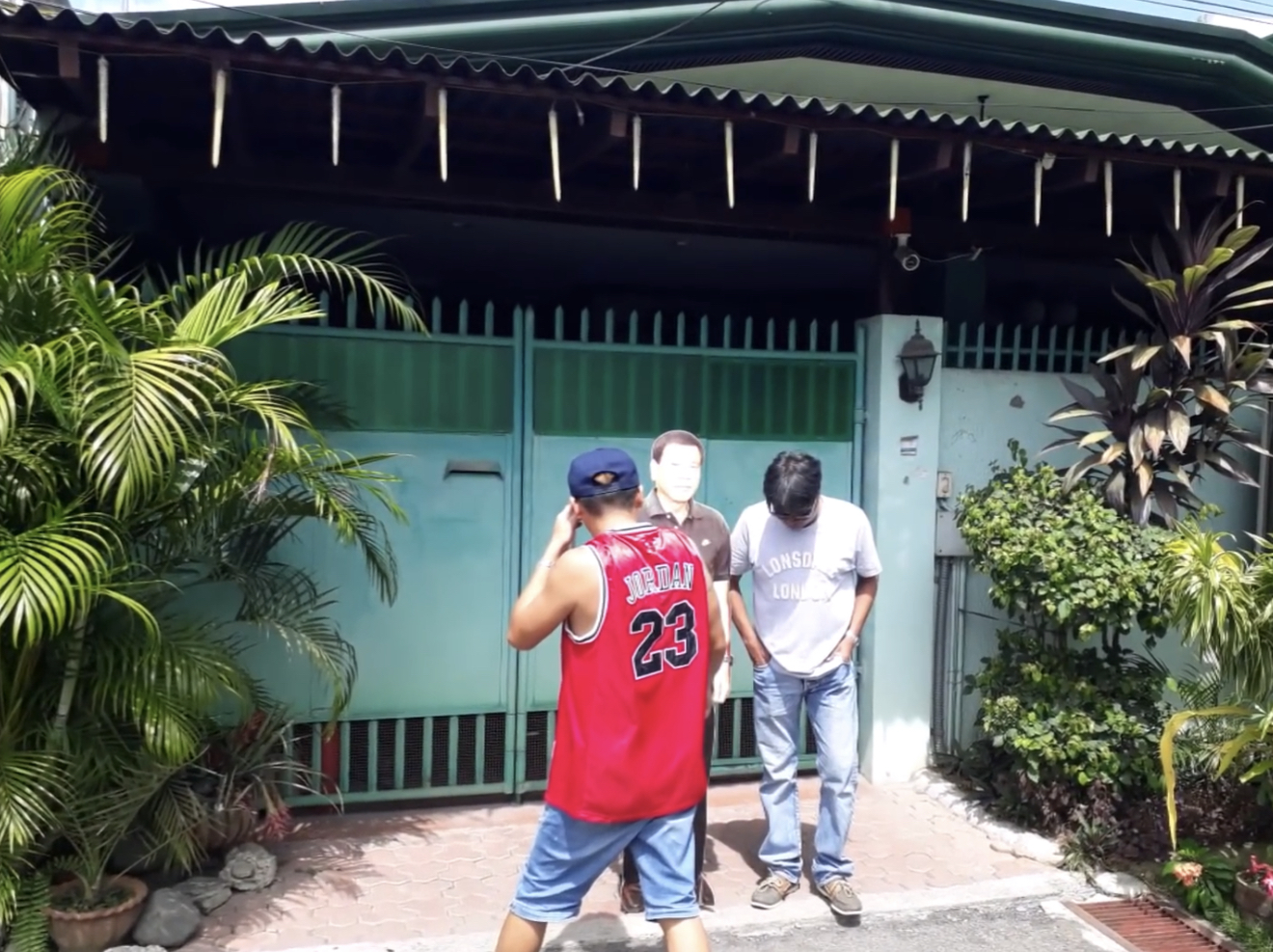 Bahay ni Pangulong Duterte sa Davao Pinuntahan ng Isang Vlogger ~ The Pader Bahay ni Pangulong Duterte sa Davao Pinuntahan ng Isang Vlogger ~ The Pader
