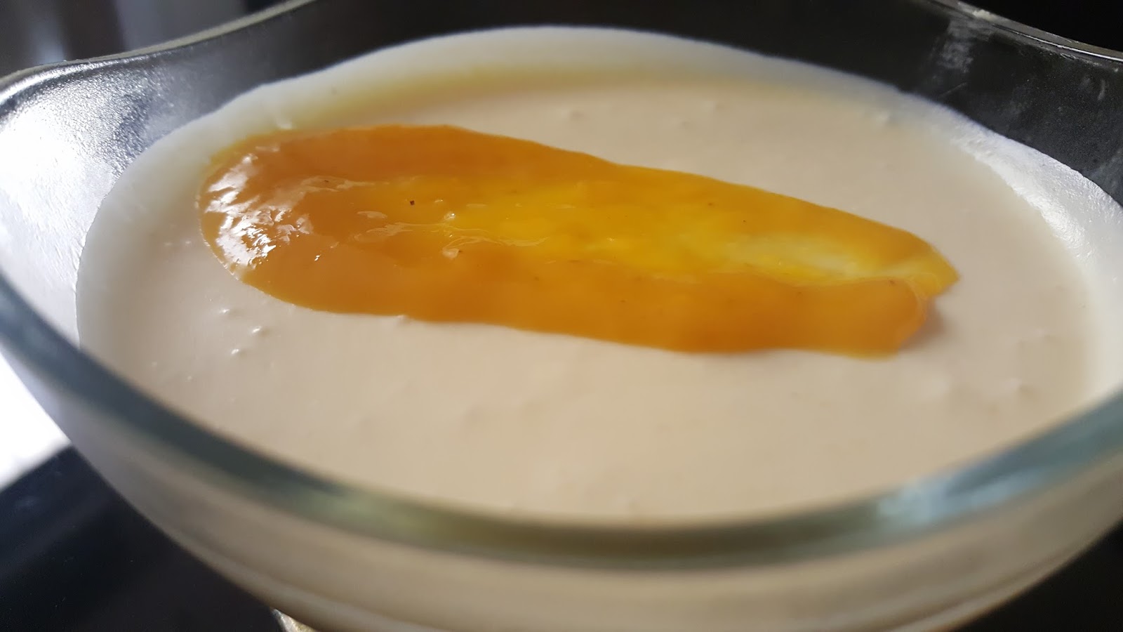 Sabores de Cá e de Lá: E voilá fiz a Mousse de Gajaja com Coulis de ...