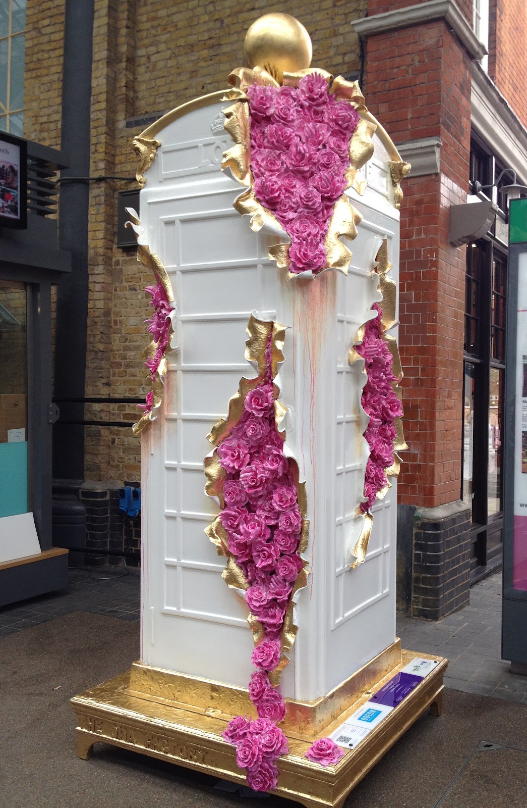 phone+booth. | Display design, Event decor, Event design