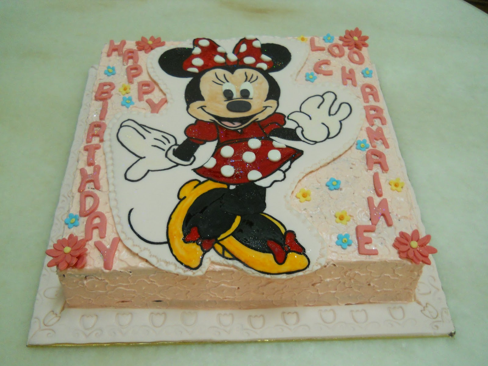 THE BEST CAKES IN TOWN: MINNIE BIRTHDAY CAKE
