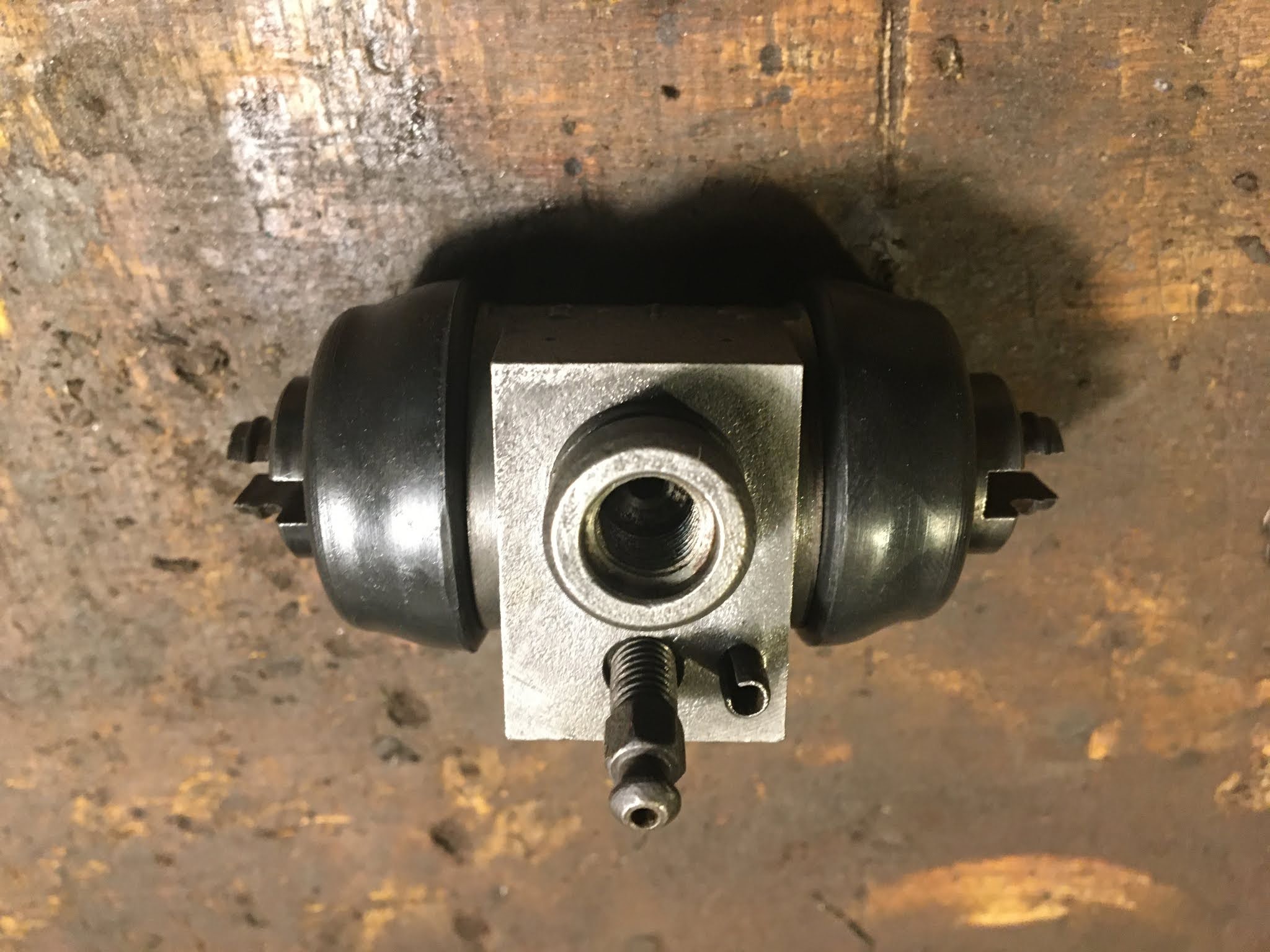 MG Midget 1965 MKII Restoration Project: Rear Brakes and Axle