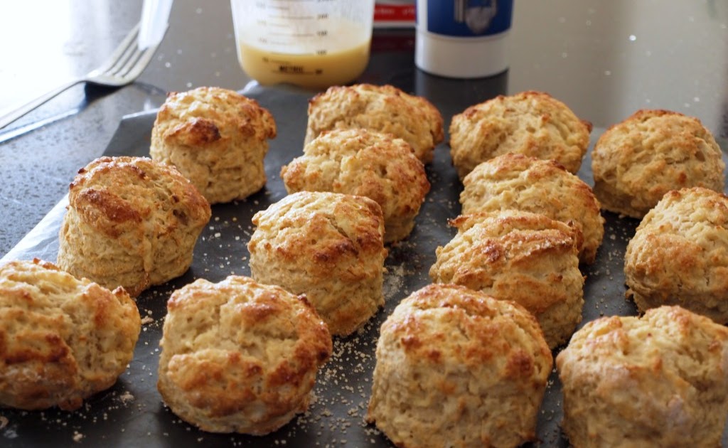 Simply Veggie: Apple and Treacle Scones