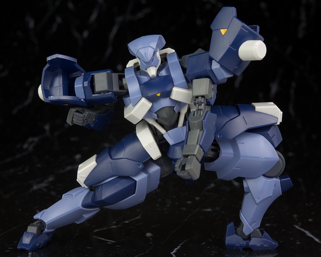 Review: HG 1/144 Hyakuren by Hacchaka