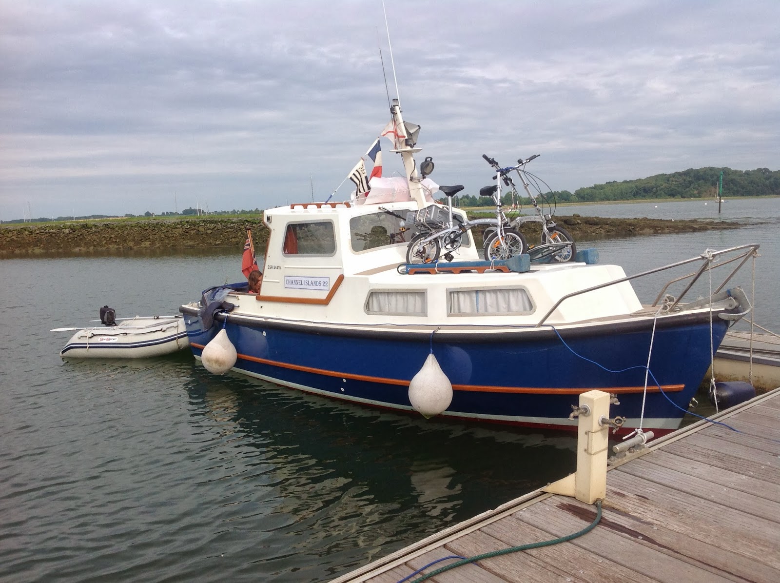 Simple Sailing Low Cost Cruising: Channel Islands 22