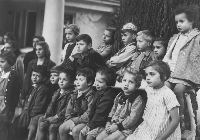 Heroes, Heroines, and History: Miracle Children: A World War II Story