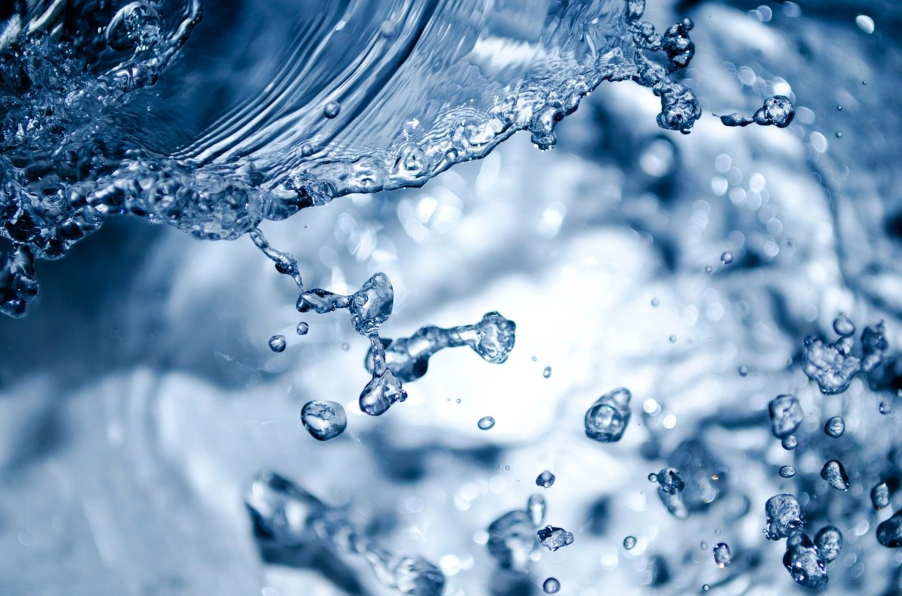 FLUID AND TYPES OF FLUIDS CLASSIFICATION OF FLUIDS FLUID AND TYPES OF FLUIDS CLASSIFICATION OF FLUIDS
