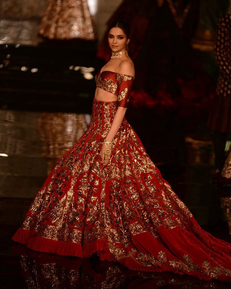 Deepika Padukone Manish Malhotra Ramp Walk Stills - Latest Movie ...
