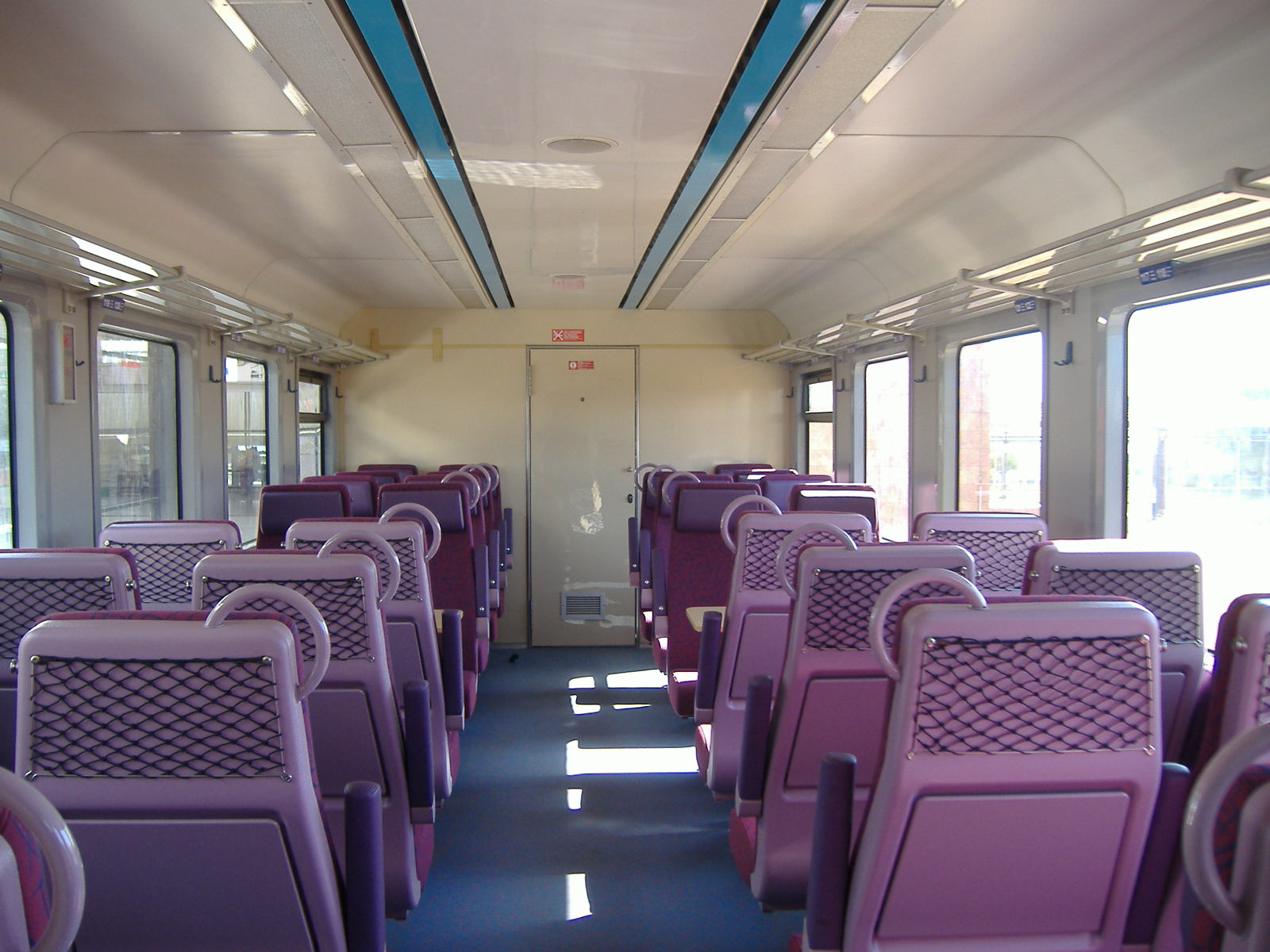 Apeadeiro das Virtudes: AUTOMOTORA CP UDD 461