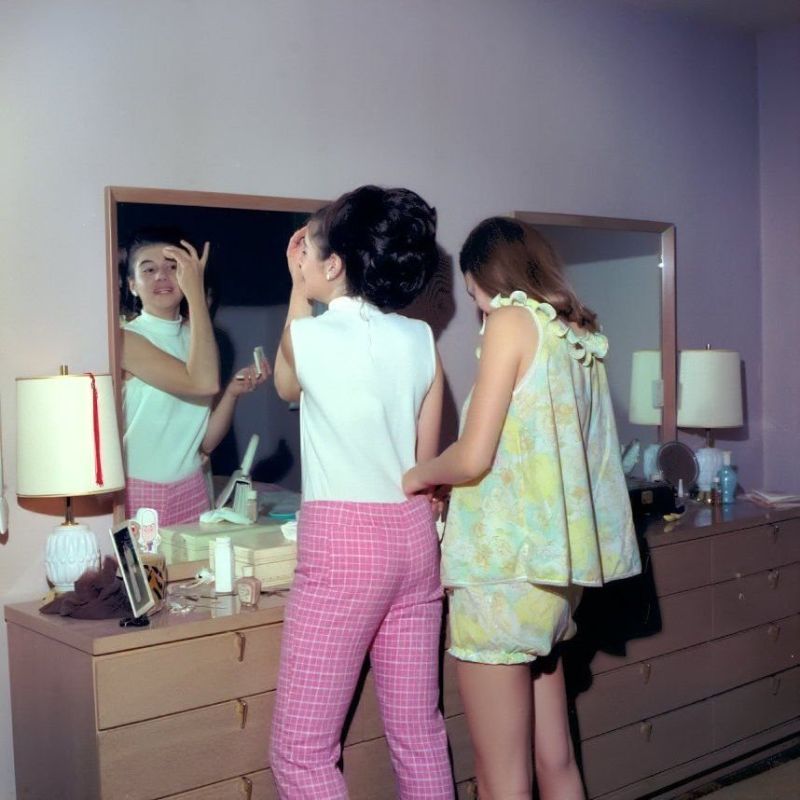 35 Old Snaps Show Women Beautifying in Front of the Mirrors ~ Vintage ...