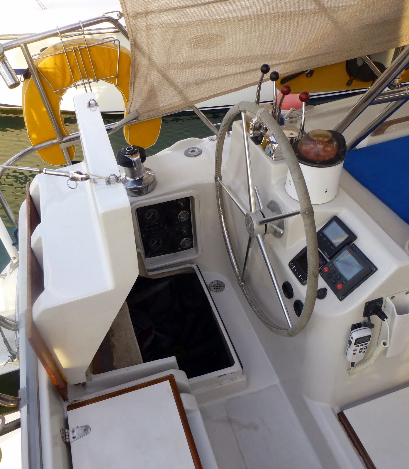 Magic, a Privilege 39' Catamaran, is SOLD: Exterior Features