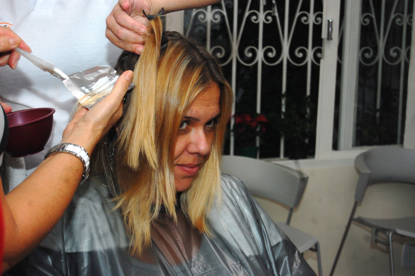 Van Hair Studio Unissex: Luzes (Retoque de Raiz/ Transformação)