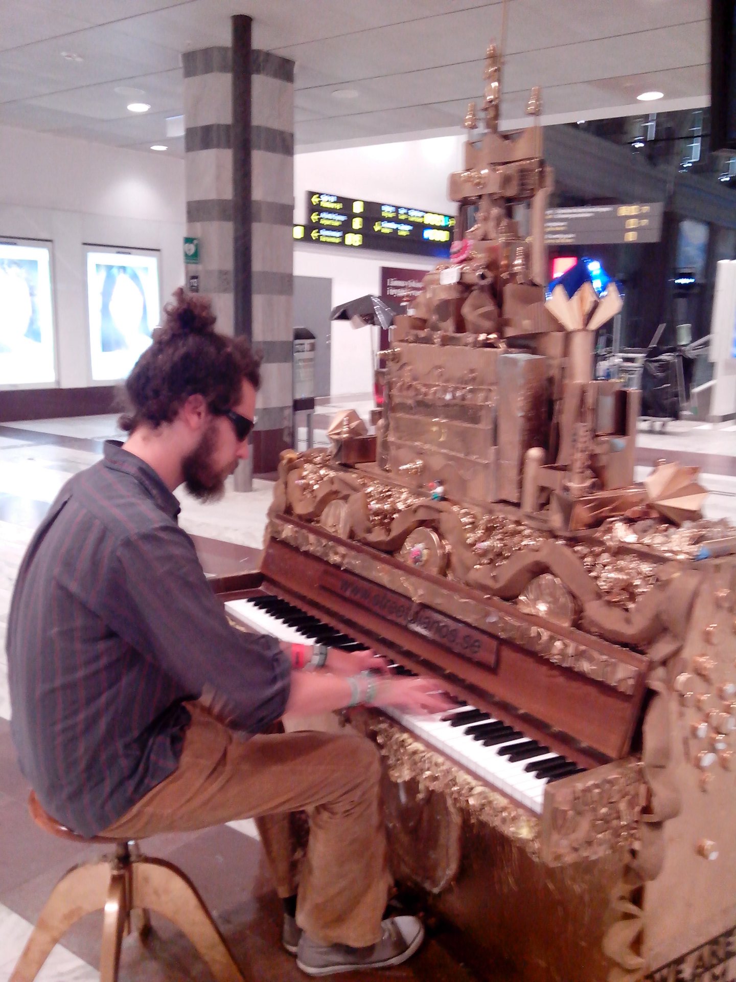 Luis Ricardo Art ⧴ NFT: Devin Cohen / Asher Cohen / Alien Architect