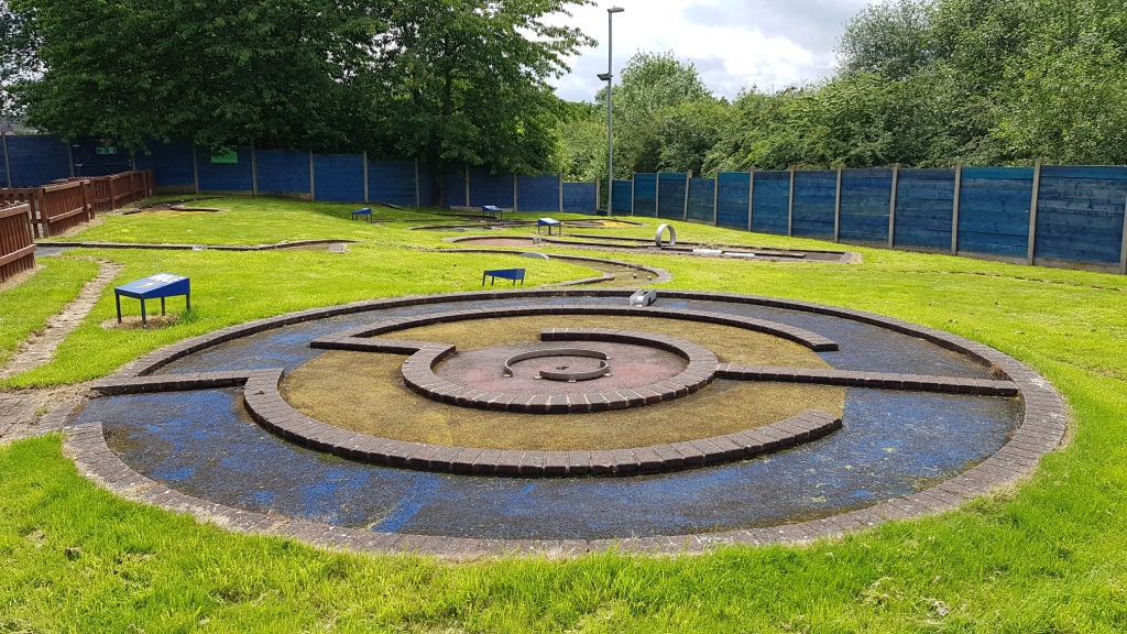 The Ham and Egger Files: Crazy Golf at Fenton Manor Sports Complex in Stoke