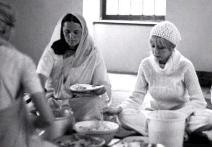 Jornal Hare Krsna Brasil: Yamuna Devi Dasi Divine Darshan