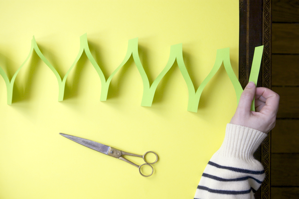 Sheek Shindigs: {DIY} Zig Zag Party Streamers