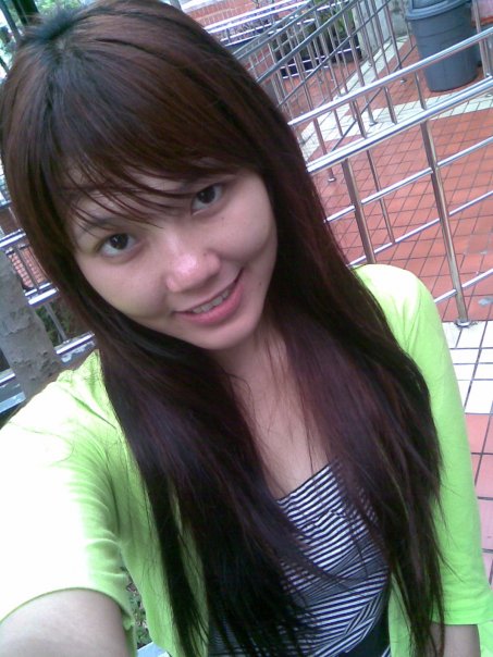 Galeri Cewek Cantik dan Seksi: Via Valent : Seksi dan Manja