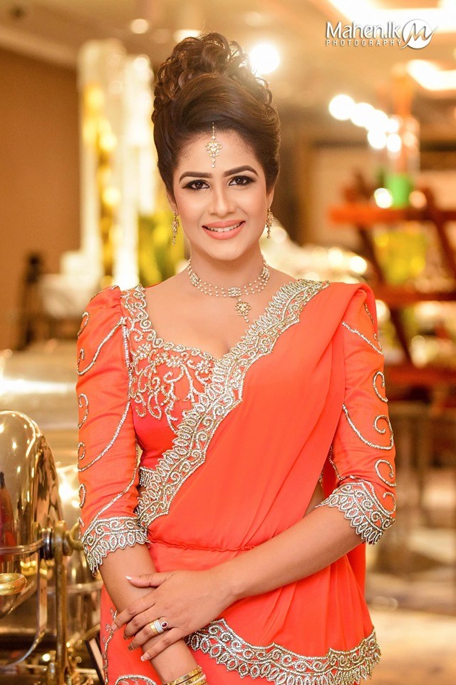 Srilankan actress HD photos -Maheshi Madhushanka