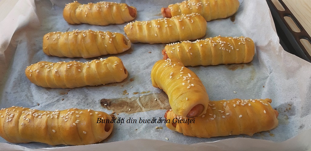 Covridog - crenvursti in aluat - Bunătăți din bucătăria Gicuței