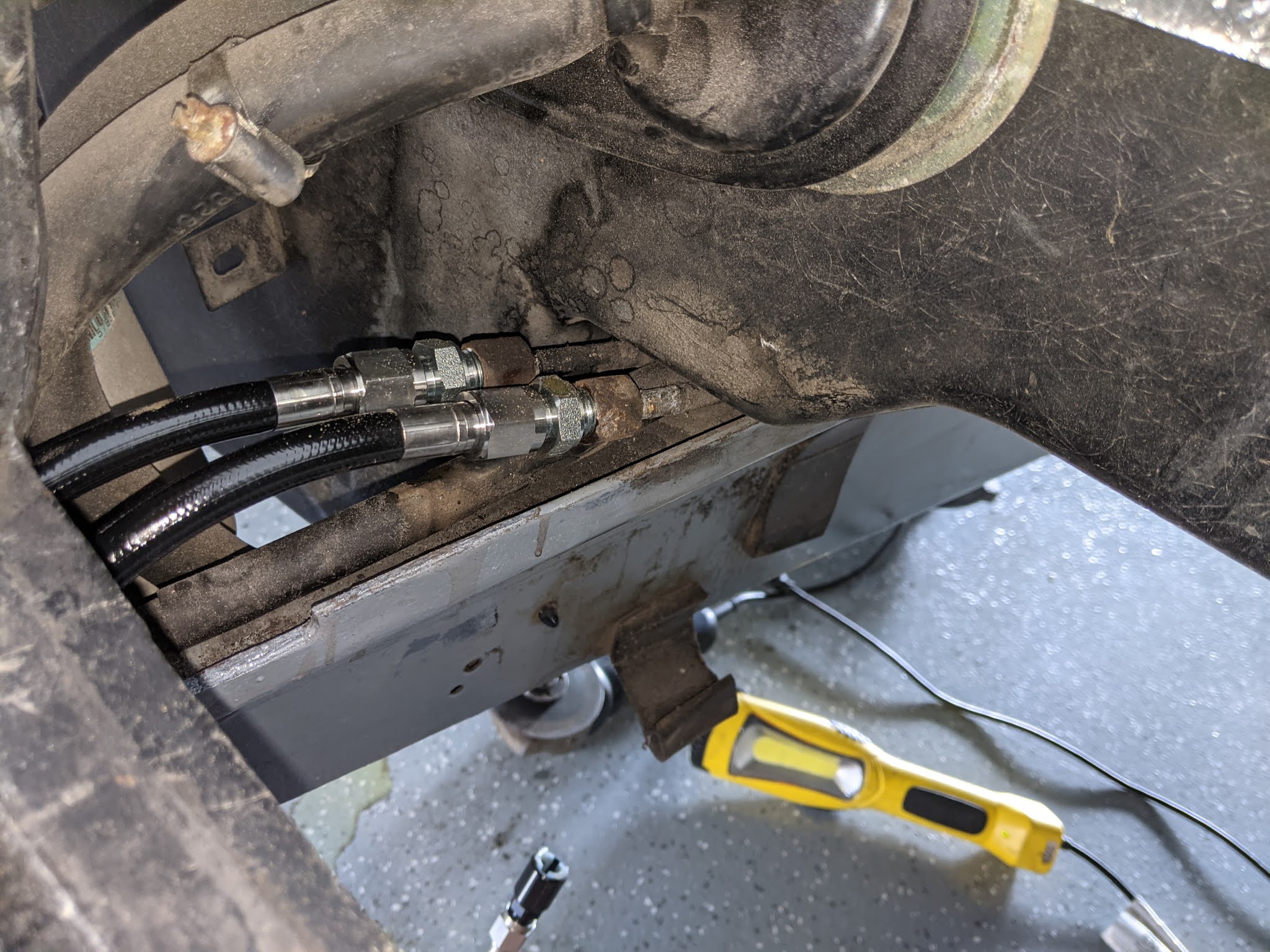 My DeLorean Blog: Installed modern DeLorean fuel pump